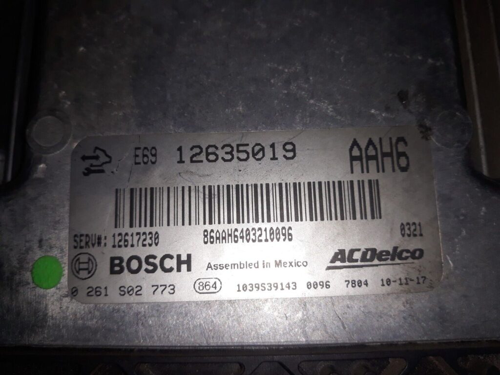 2011 Chevrolet Traverse Computadora de motor ECU ECM 12617230 ...